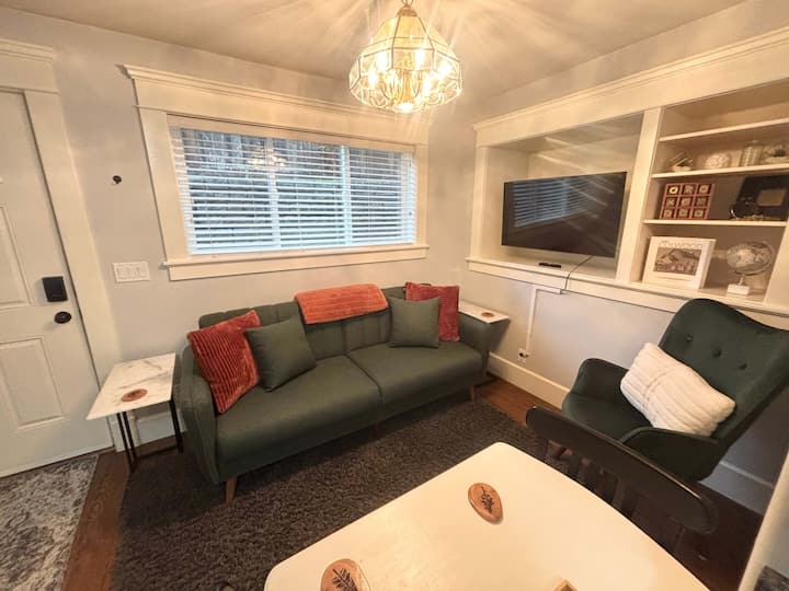 Bright Garden Suite In Colwood - Langford