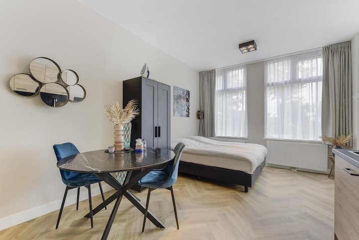 Novallure Hofvliet - Accessible Room - Delft