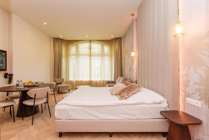 Villa Margaretha - Deluxe Apartment With Patio - The Hague