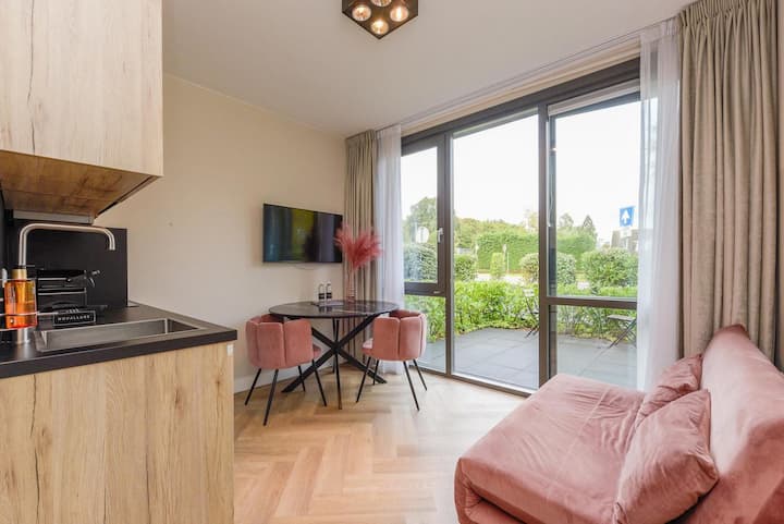 Novallure - Studio With Outdoor Space - Front - Leiden