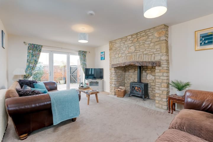 Littlecot - 2 Minute Walk To Beach - Pet Friendly - Weymouth