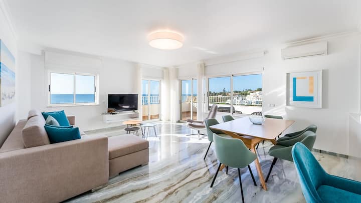 Ocean View 2 Bdr Flat With Balcony By Lovelystay - Armação de Pêra