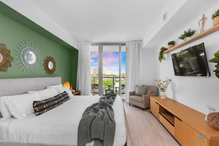 1br Apartment With Balcony, Gym And Pool - Hallandale Beach, FL