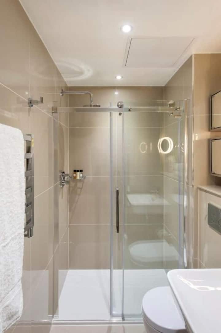 Studio Suite With Terrace - Leeds