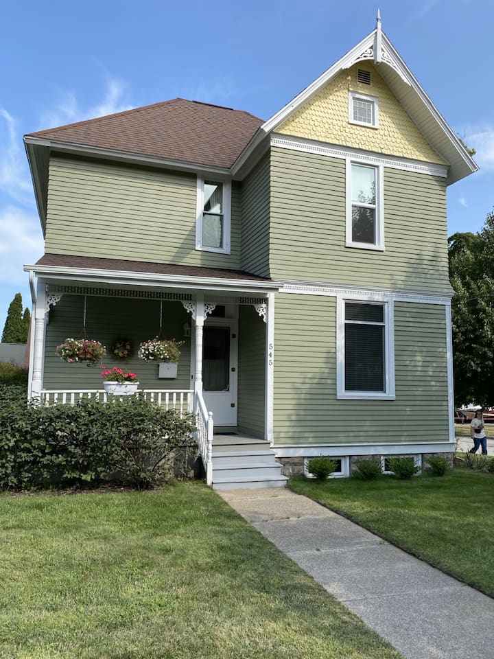 Victorian Haven Manistee 1 Mile To Lake Michigan - Manistee, MI