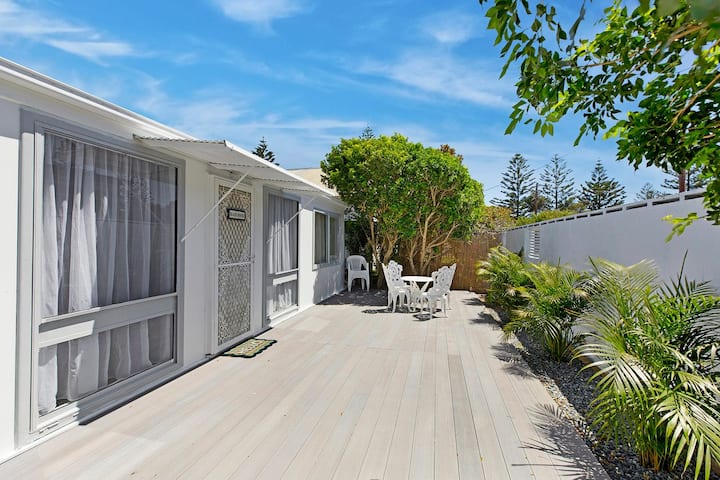 Beach Walks, Outdoor Dining & Secure Yard - The Entrance