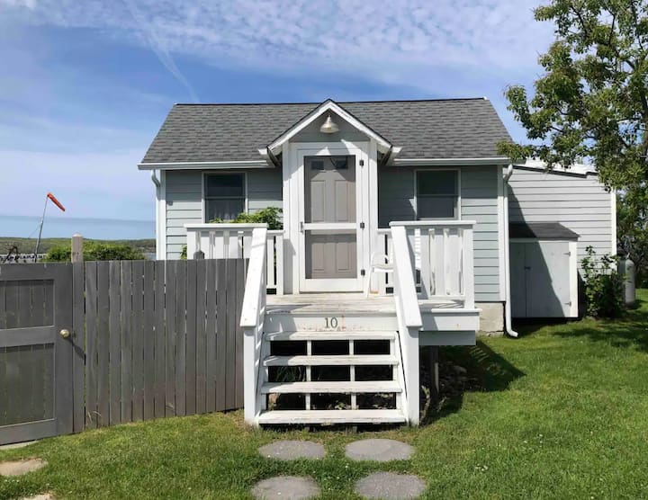 The Roosevelt Cottage - Montauk, NY