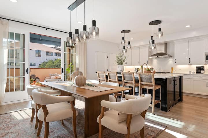 Chic And Luxurious Two-story Downtown Condo! - Santa Barbara, CA