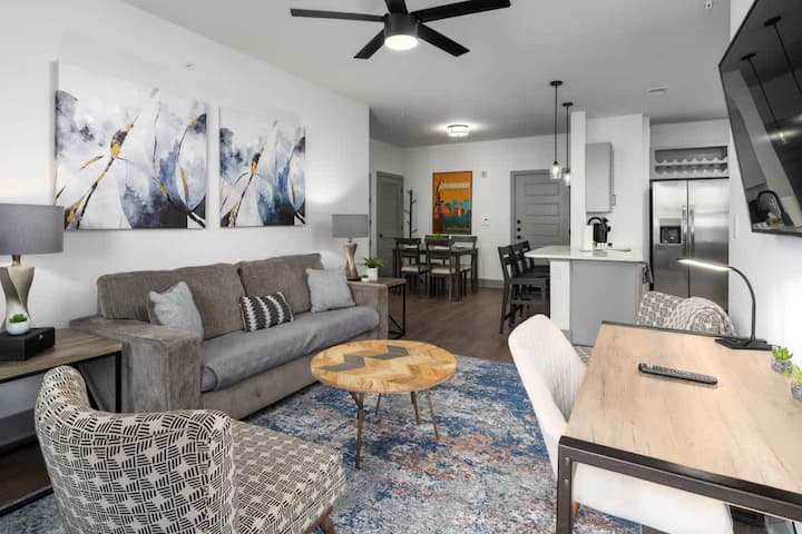 Birmingham Luxury: 2br Apartment W/ Pool & Gym - Birmingham, AL