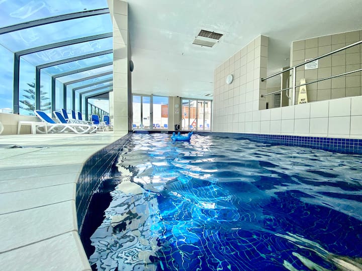 High Level 1br Resort: Heated Pool, Spa &Sauna - Surfers Paradise