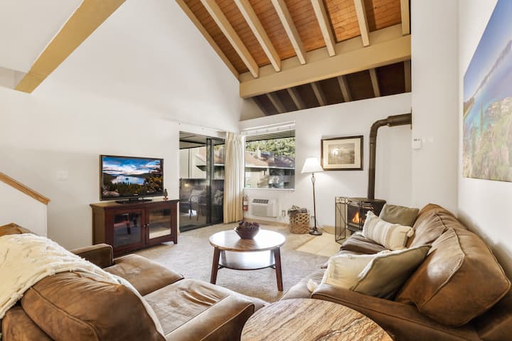 Super Cute Lakeland Condo Close To Heavenly Ski - South Lake Tahoe, CA