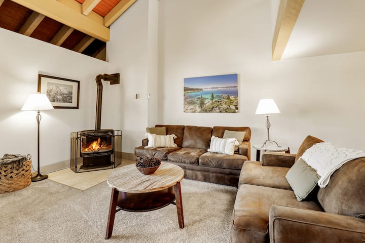 Lakeland Village 2 Bed Condo W/ Pool View - South Lake Tahoe, CA
