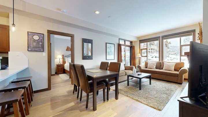 Ski-in, Ski-out 2-bedroom Condo At Stone's Throw - Sun Peaks