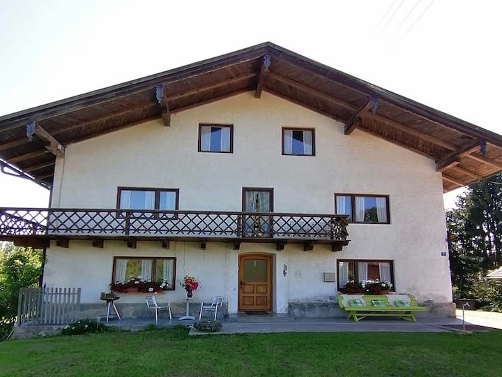 Ferienwohnung Bauernhaus, 65m², 2 Schlafzimmer, Eg - Bad Endorf