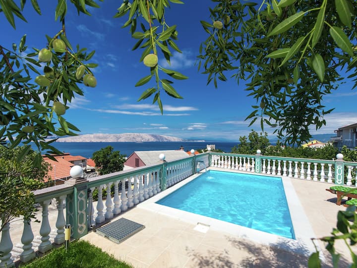 Bel Appartement Avec Balcon Et Piscine - Senj