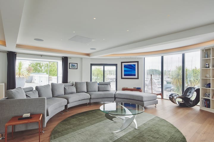 Stunning House With Coastal Views And Hot Tub - Southampton