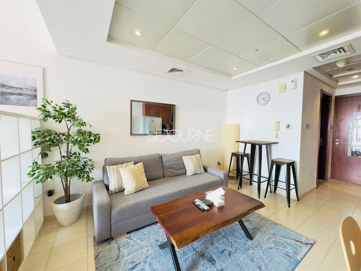 Bright Studio In Lake View Tower Jlt - Dubai