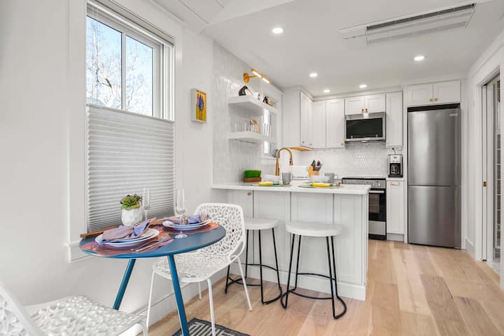 Walk To Beach, Shopping, And Dining! - Provincetown, MA