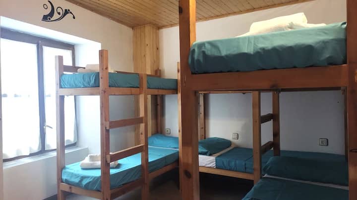 Albergue "Tritón" - Villanúa - Jaca