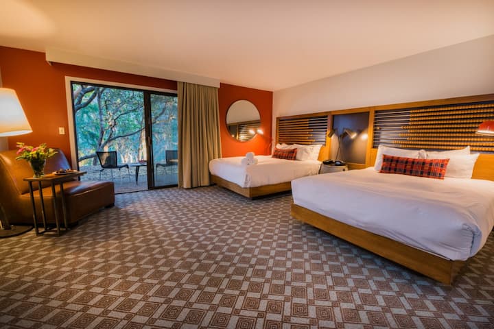 Breathtaking Forrest View, Spacious Room W/ Patio - Santa Cruz, CA