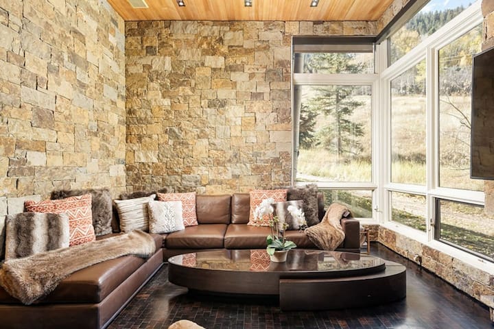 Aspen Luxury Mountain Queen - Aspen, CO