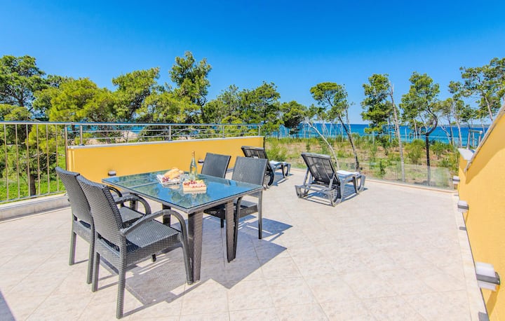 Amazing Apartment In Privlaka With Wifi - Privlaka