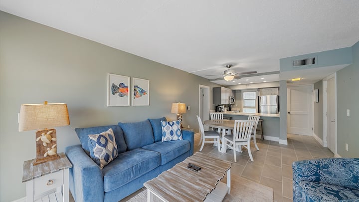 Beach Castle Resort #21, Renovated, Everything New - Longboat Key, FL