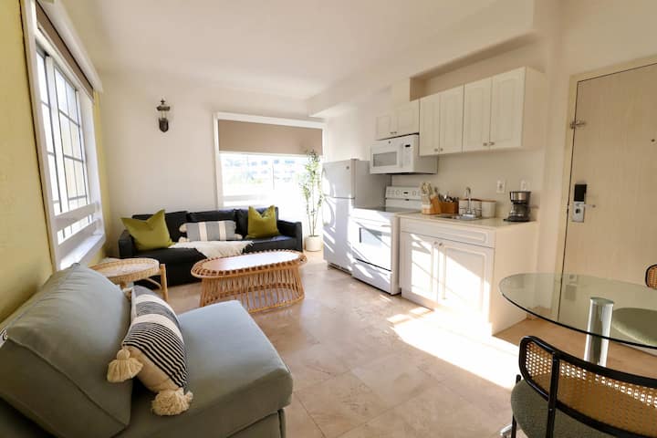 Art Deco Apt Steps To Beach South Of Fifth - Miami Beach