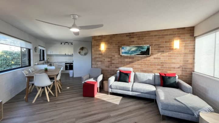 Moreton Sands Unit 1 - Golden Beach