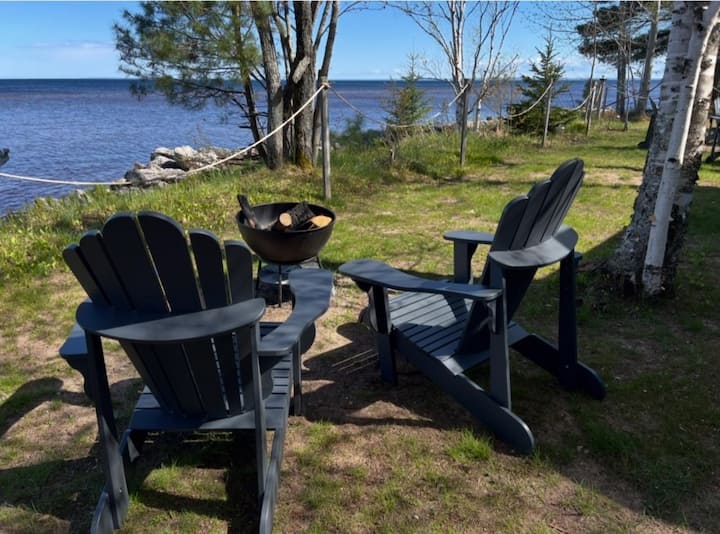 Queen Studio #3 At Our Tranquil Lakeside Retreat - Tahquamenon Falls State Park, Paradise