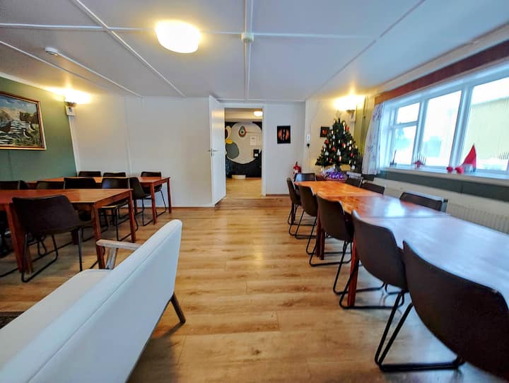 Basic Twin Room & Breakfast @ 1908 Hostel Vík - Vik