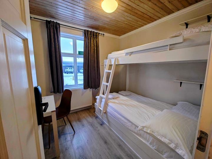 Budget Triple Room @ 1908 Hostel Vík - Vik