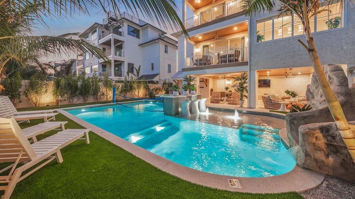 Private Beach Access/pool Volleyball/rock Climbing - Siesta Key, FL