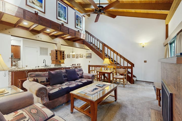 1br Near Skiing With Lake Access, Pool, & Hot Tubs - Stateline, NV