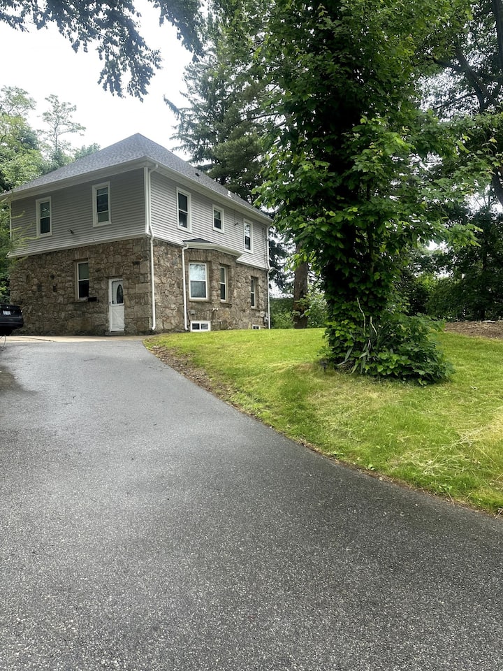 Ridgeway Avenue Full Home - Providence, RI