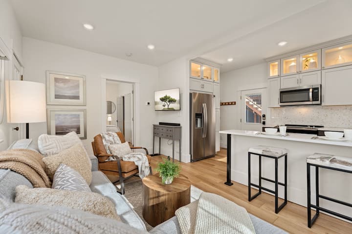 Chic Luxury Retreat In Old Town – Walk Everywhere! - Wellington, CO