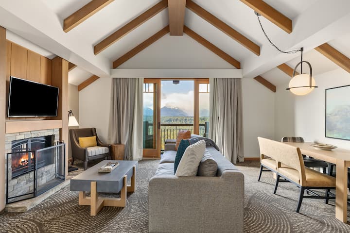 New! Luxury Penthouse Suite |Panoramic View - Roslyn, WA