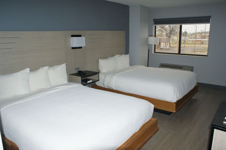 Relaxing Room Near Historical Site | Free Parking - Van Buren, AR