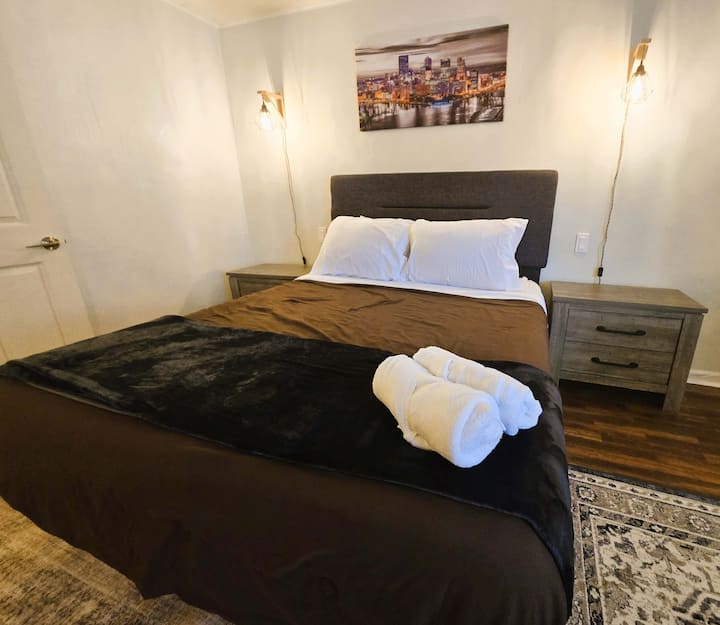 The Speakeasy - Stylish 1-br W/ Roaring 20s Charm! - Pittsburgh, PA