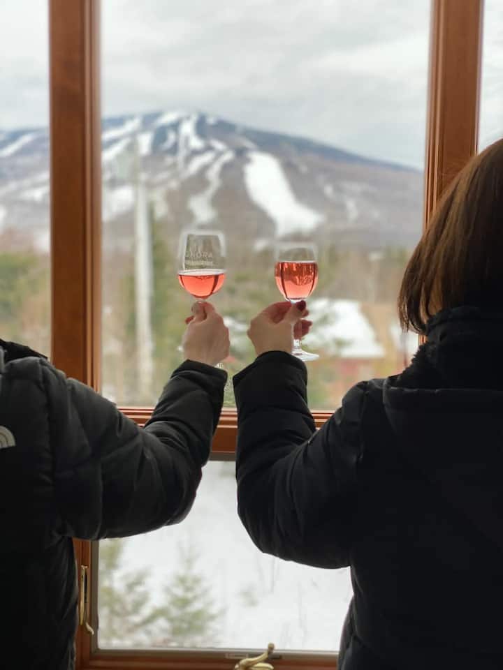 Mount Snow Best View - Sauna|hottub|pool|fireplace - Vermont