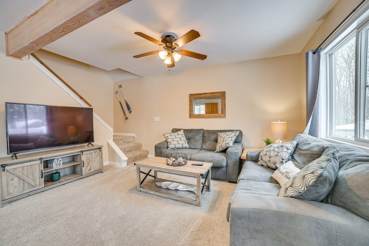 2 Blocks To Higgins Lake: Pet-friendly Family Home - Higgins Lake, MI