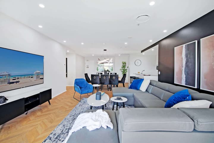 Circle On Cavill - 3 Bedroom Low Floor - Sleeps 8 - Surfers Paradise