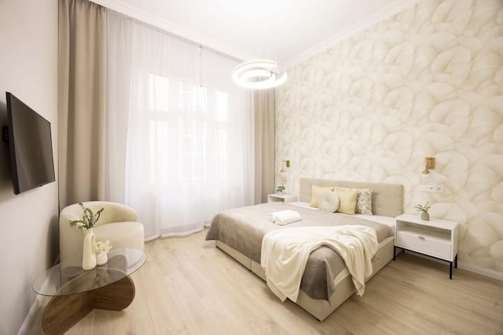 Luxurious & Elegance W18 Grand Suite W' Balcony - Budapest