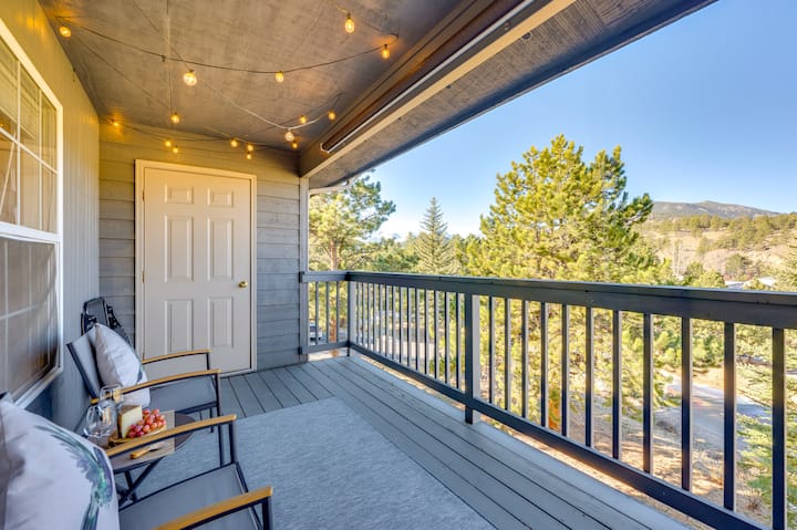 Walk To Downtown: Mountain-view Estes Escape - Estes Park, CO