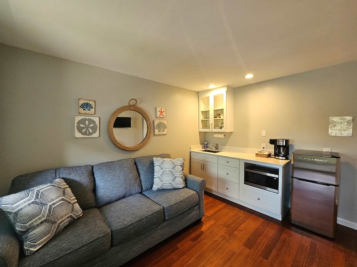 Waverly Suite 1 On The Beach - Block Island, RI