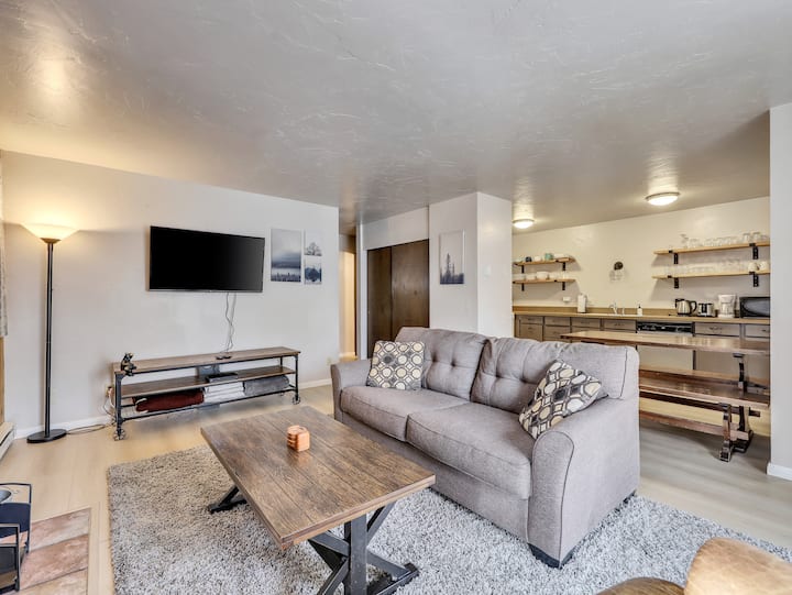 Dog Friendly Mountain Retreat With Hot Tub Access - Brian Head, UT