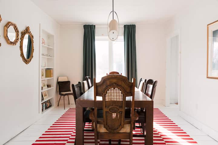 Bloomfield Bliss - Hot Tub And Walking Distance To - Prince Edward County