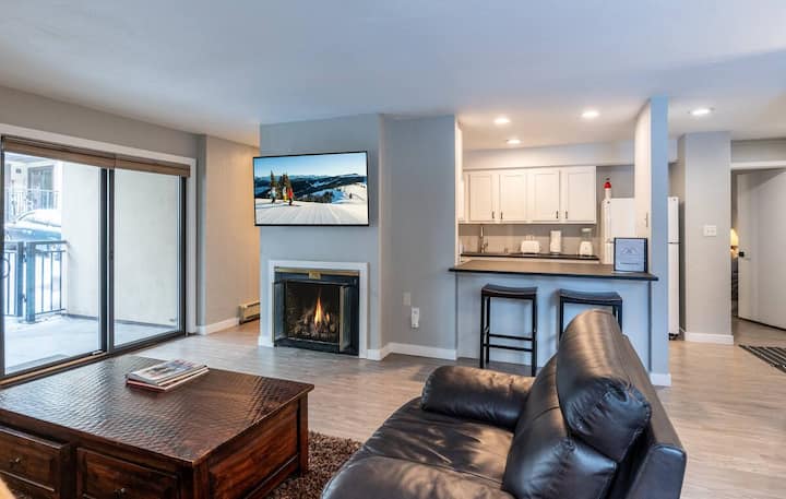 Cozy 2br Retreat | Steps To Vail Bus - Vail, CO
