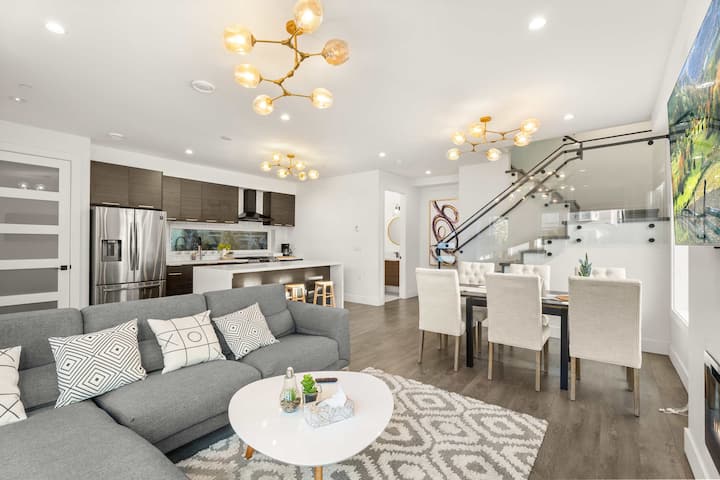 Sleek & Chic 4br Contemporary Home In Vancouver - Vancouver