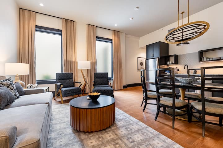 4br Group Space + Patio On Canal | Mayfair Hotel - New Orleans, LA